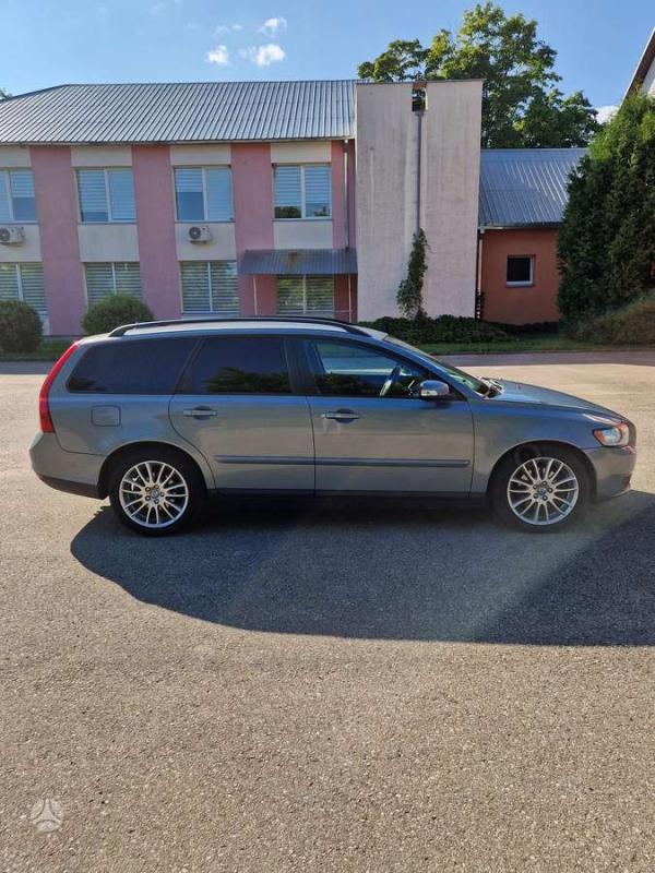 Zils Volvo V50 2007 Kauņa, ar dzinēja tilpumu 2.00 L un nobraukumu 350 tūkst. km par 2400 €, foto 5 vietnē AUTOMOTO.COM.LV