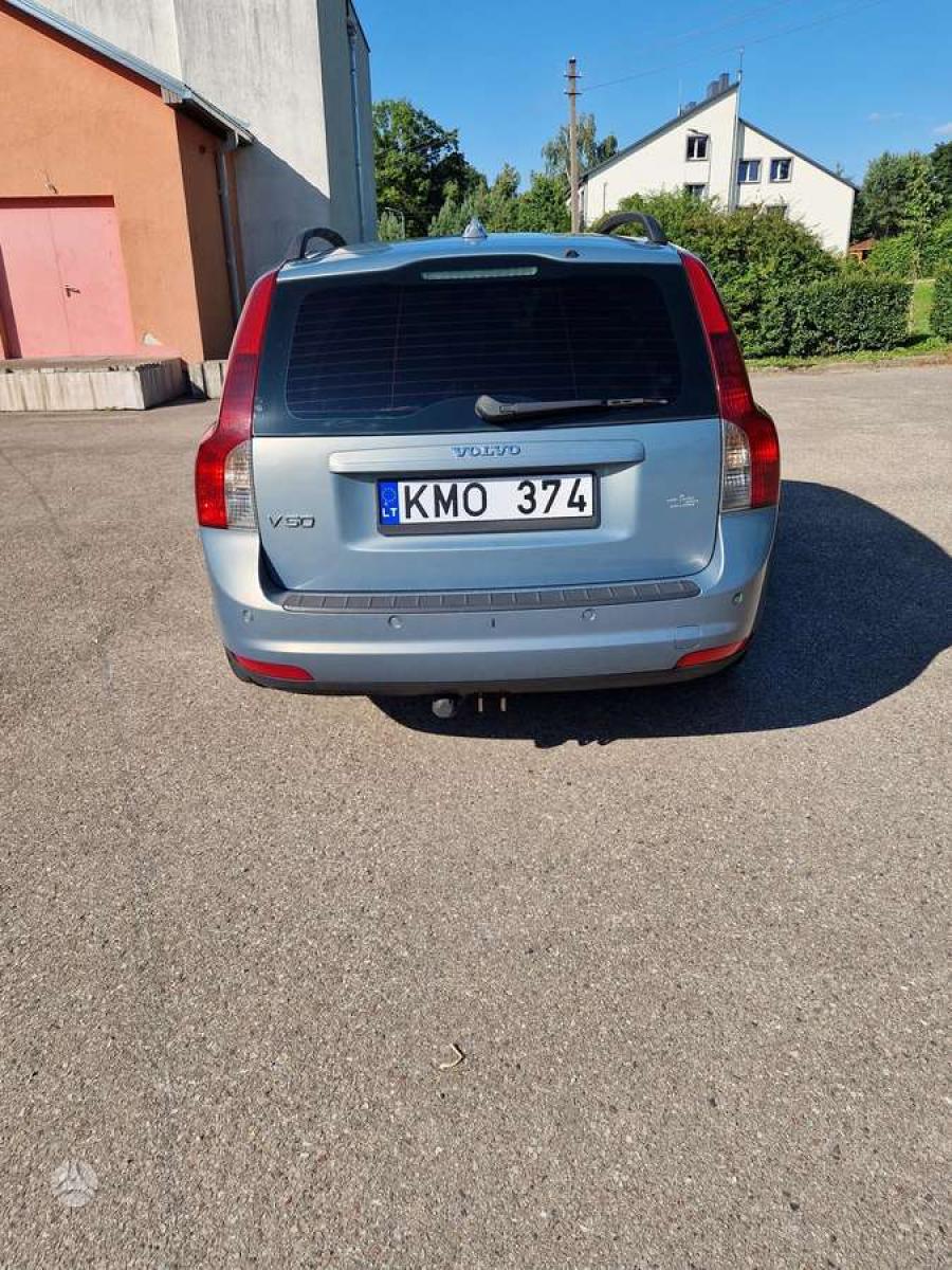 Blue Volvo V50 2007 in Kaunas, with an engine capacity of 2.00 L and mileage of 350 thousand km for 2400 €, photo 7 on AUTOMOTO.COM.LV