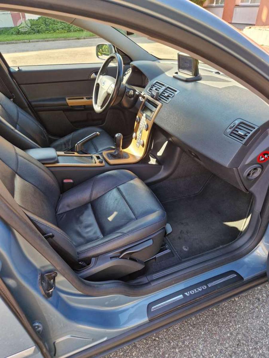 Blue Volvo V50 2007 in Kaunas, with an engine capacity of 2.00 L and mileage of 350 thousand km for 2400 €, photo 10 on AUTOMOTO.COM.LV