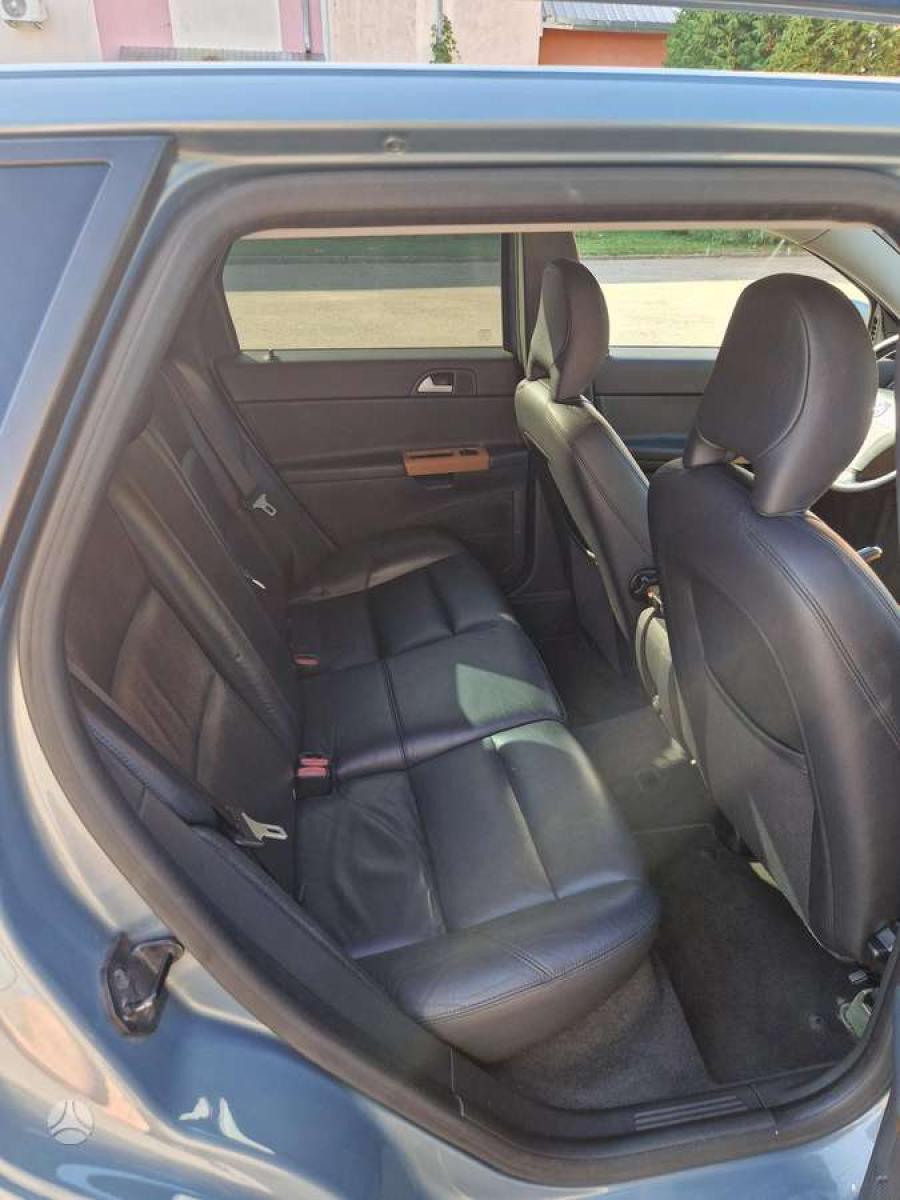 Blue Volvo V50 2007 in Kaunas, with an engine capacity of 2.00 L and mileage of 350 thousand km for 2400 €, photo 12 on AUTOMOTO.COM.LV