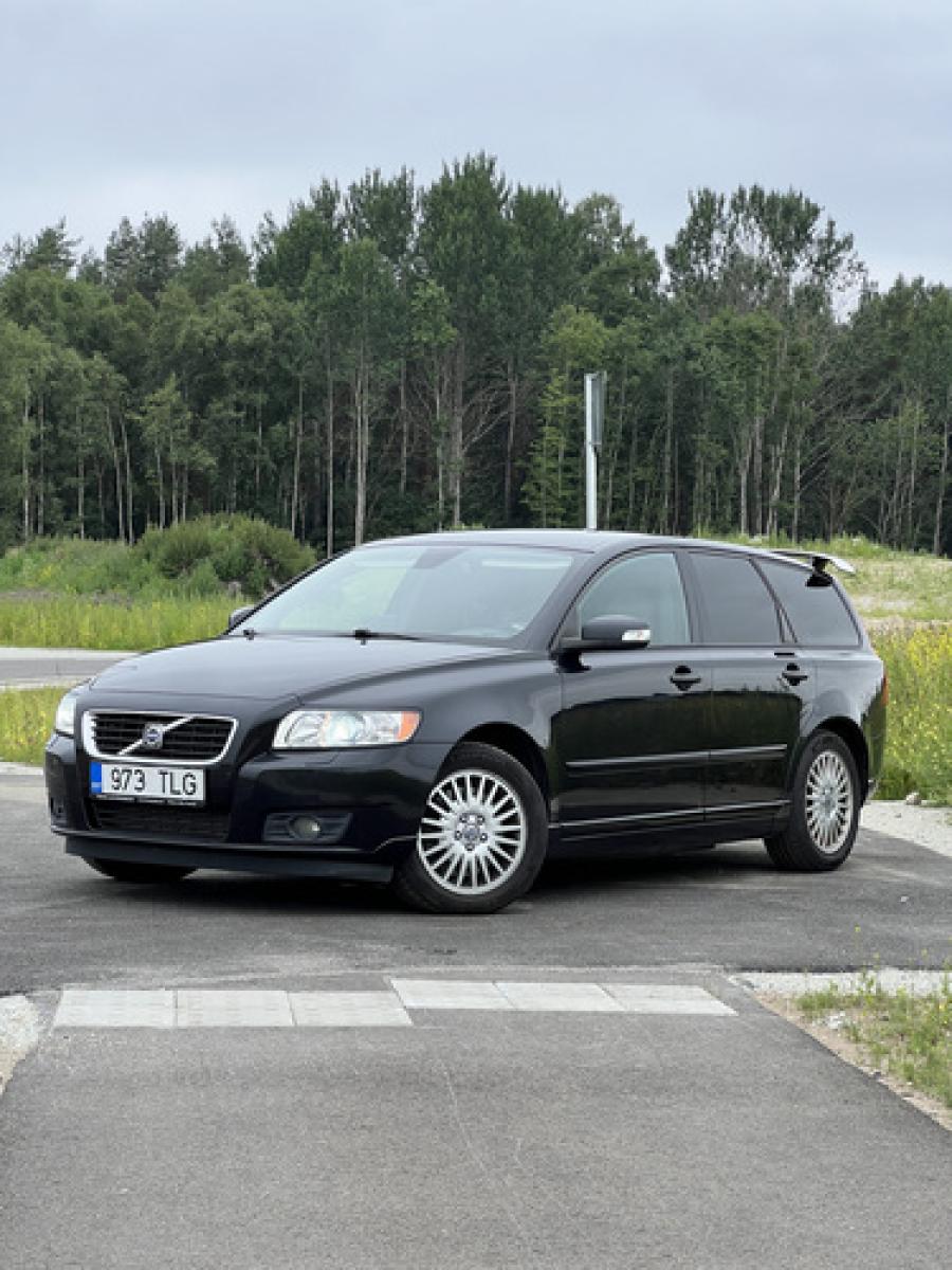 Zils Volvo V50 2007 Tallina, ar dzinēja tilpumu 2.40 L un nobraukumu 336 tūkst. km par 3000 €, foto 4 vietnē AUTOMOTO.COM.LV