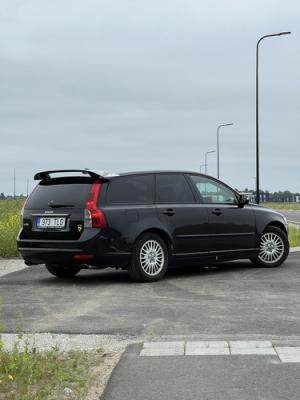 Zils Volvo V50 2007 Tallina, ar dzinēja tilpumu 2.40 L un nobraukumu 336 tūkst. km par 3000 €, foto 5 vietnē AUTOMOTO.COM.LV