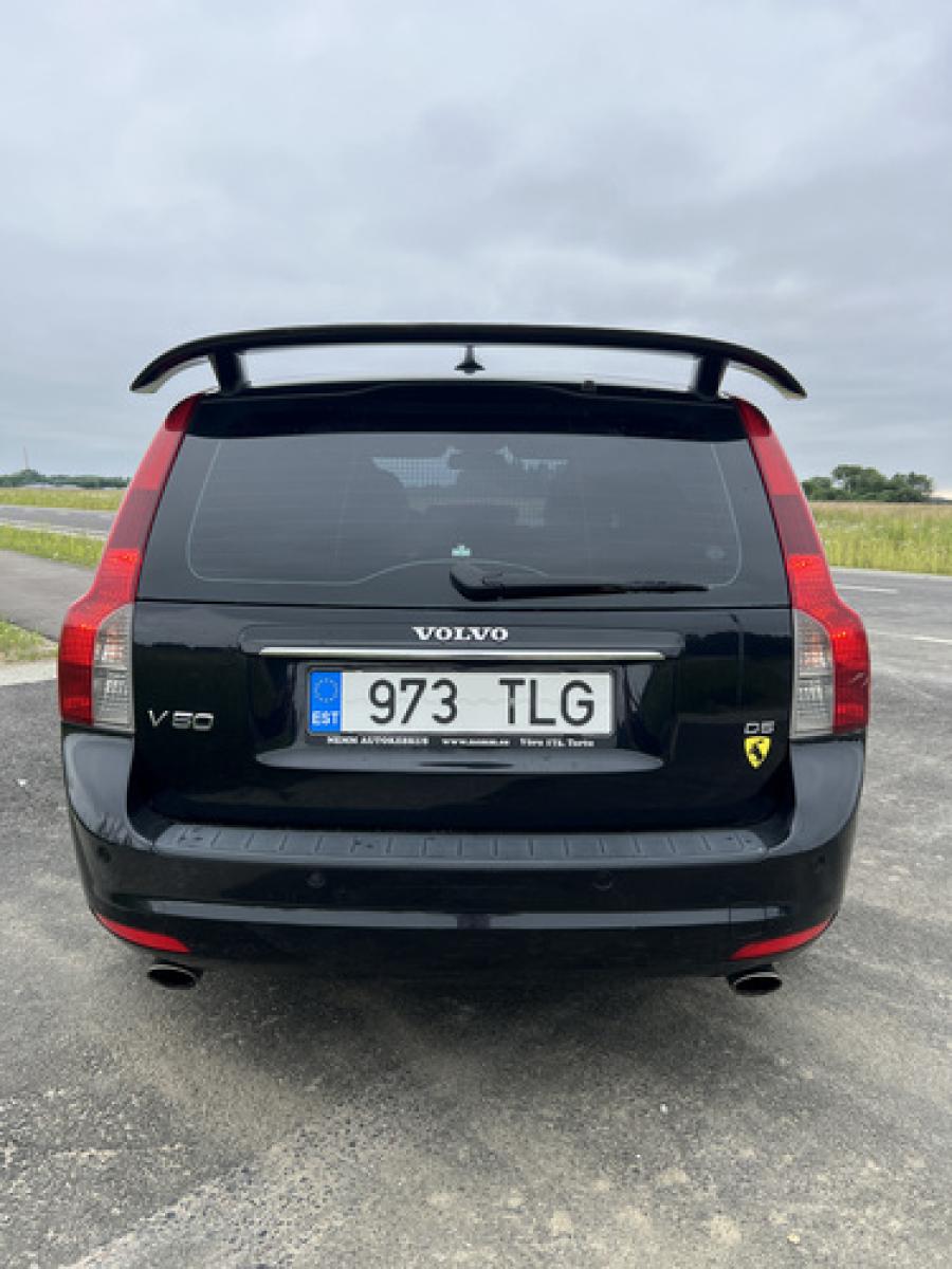 Zils Volvo V50 2007 Tallina, ar dzinēja tilpumu 2.40 L un nobraukumu 336 tūkst. km par 3000 €, foto 6 vietnē AUTOMOTO.COM.LV