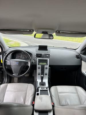 Zils Volvo V50 2007 Tallina, ar dzinēja tilpumu 2.40 L un nobraukumu 336 tūkst. km par 3000 €, foto 7 vietnē AUTOMOTO.COM.LV