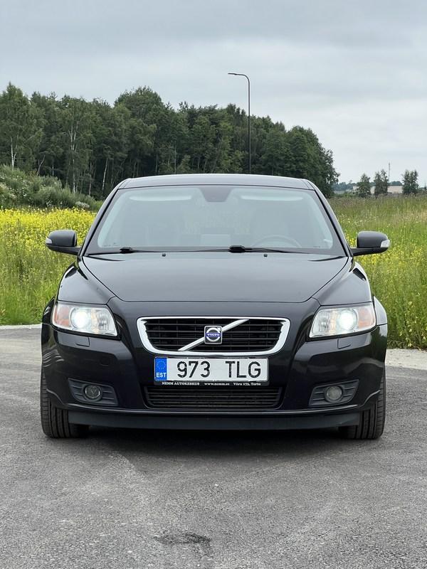 Zils Volvo V50 2007 Tallina, ar dzinēja tilpumu 2.40 L un nobraukumu 336 tūkst. km par 3000 €, foto 10 vietnē AUTOMOTO.COM.LV