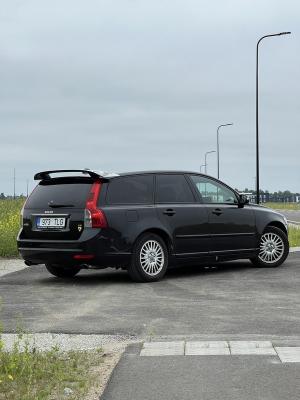 Zils Volvo V50 2007 Tallina, ar dzinēja tilpumu 2.40 L un nobraukumu 336 tūkst. km par 3000 €, foto 13 vietnē AUTOMOTO.COM.LV