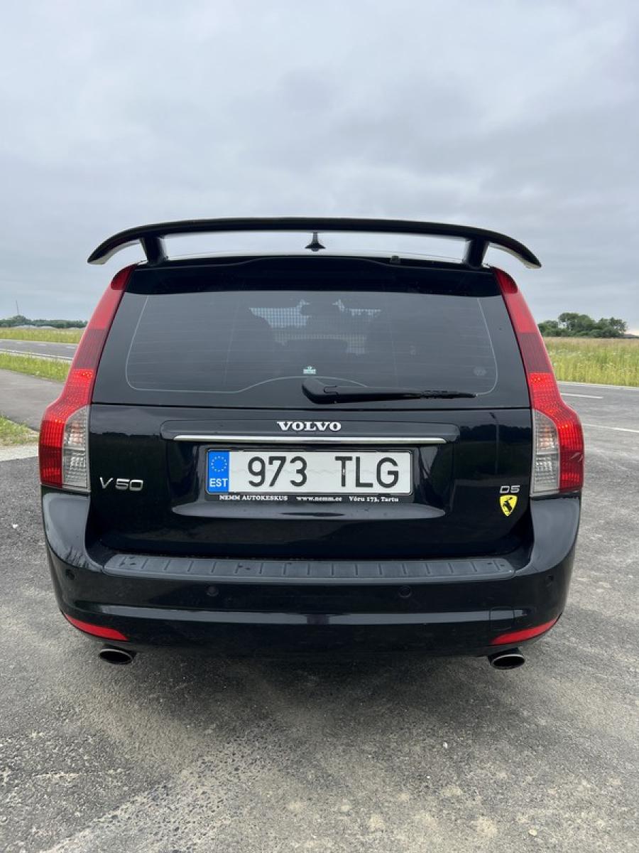 Zils Volvo V50 2007 Tallina, ar dzinēja tilpumu 2.40 L un nobraukumu 336 tūkst. km par 3000 €, foto 14 vietnē AUTOMOTO.COM.LV