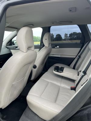 Zils Volvo V50 2007 Tallina, ar dzinēja tilpumu 2.40 L un nobraukumu 336 tūkst. km par 3000 €, foto 17 vietnē AUTOMOTO.COM.LV