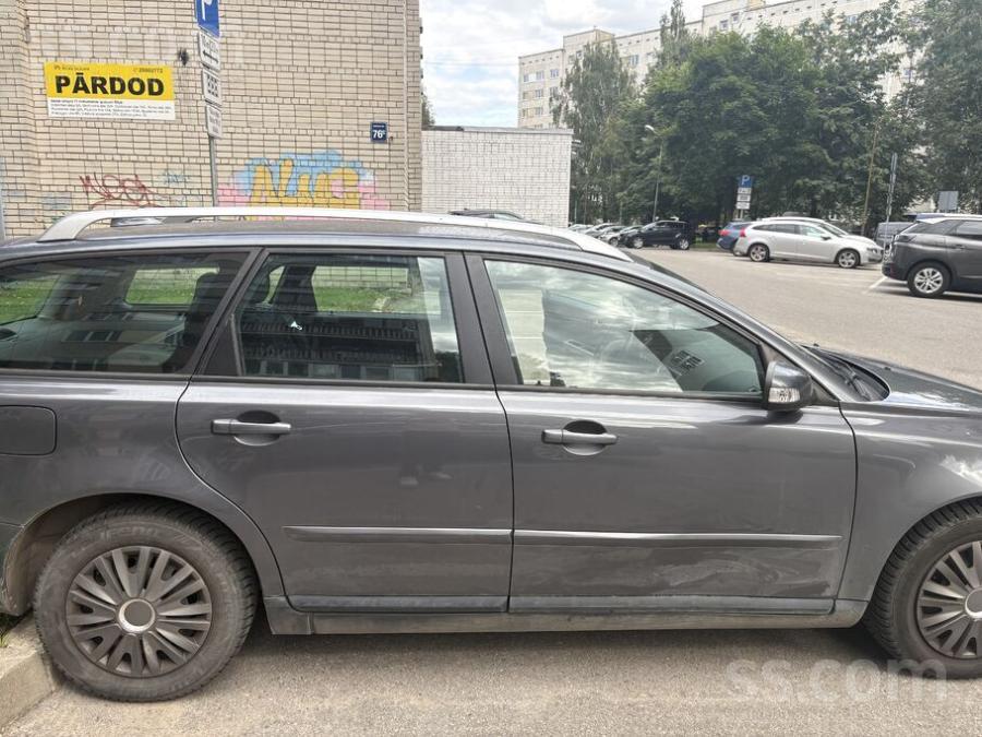 Синий Вольво В50 2007 в Рига, объемом двигателя 1.60 л и пробегом 228 тыс. км за 2750 €, фото 1 на AUTOMOTO.COM.LV
