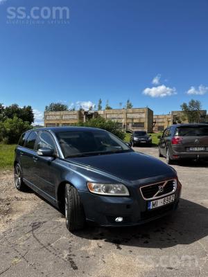 Синий Вольво В50 2007 в Даугавпилс, объемом двигателя 2.00 л и пробегом 400 тыс. км за 1500 €, фото 3 на AUTOMOTO.COM.LV