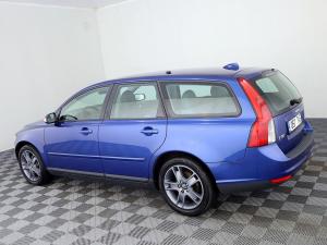Zils Volvo V50 2007 Tallina, ar dzinēja tilpumu 1.60 L un nobraukumu 279 tūkst. km par 2299 €, foto 12 vietnē AUTOMOTO.COM.LV