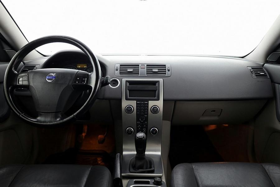 Zils Volvo V50 2007 Tallina, ar dzinēja tilpumu 1.60 L un nobraukumu 279 tūkst. km par 2299 €, foto 13 vietnē AUTOMOTO.COM.LV