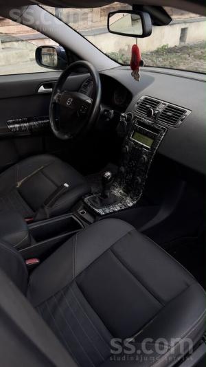 Zils Volvo V50 2007 Liepāja, ar dzinēja tilpumu 2.00 L un nobraukumu 319 tūkst. km par 1555 €, foto 5 vietnē AUTOMOTO.COM.LV