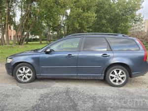 Zils Volvo V50 2007 Rīga, ar dzinēja tilpumu 2.40 L un nobraukumu 415 tūkst. km par 1600 €, foto 3 vietnē AUTOMOTO.COM.LV