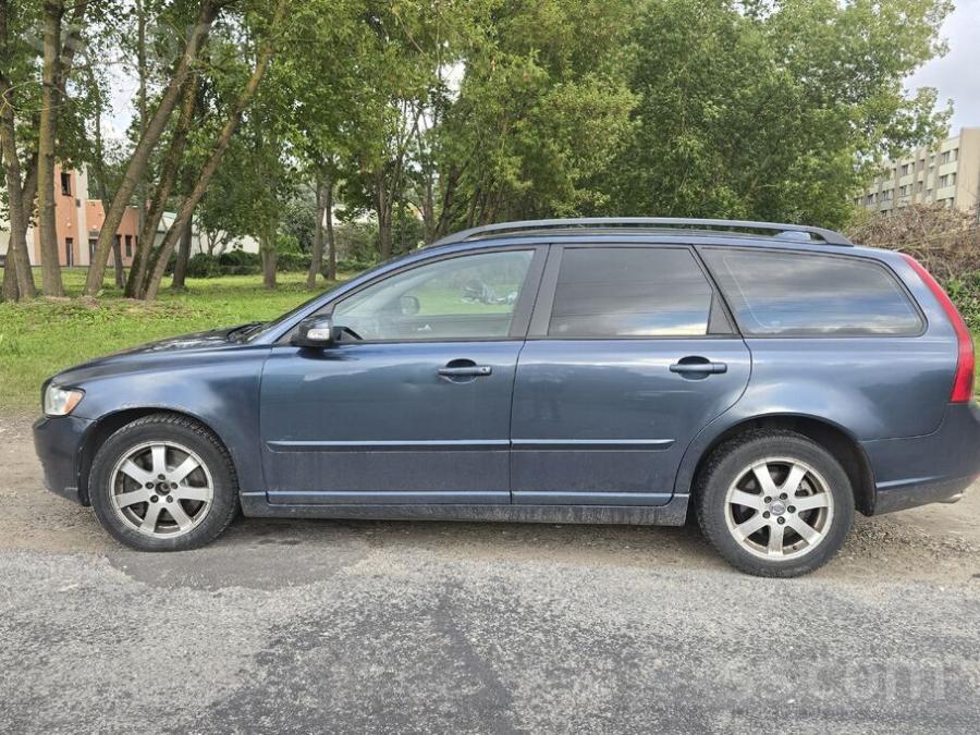 Zils Volvo V50 2007 Rīga, ar dzinēja tilpumu 2.40 L un nobraukumu 415 tūkst. km par 1600 €, foto 3 vietnē AUTOMOTO.COM.LV
