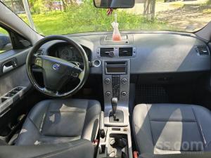 Zils Volvo V50 2007 Rīga, ar dzinēja tilpumu 2.40 L un nobraukumu 415 tūkst. km par 1600 €, foto 7 vietnē AUTOMOTO.COM.LV