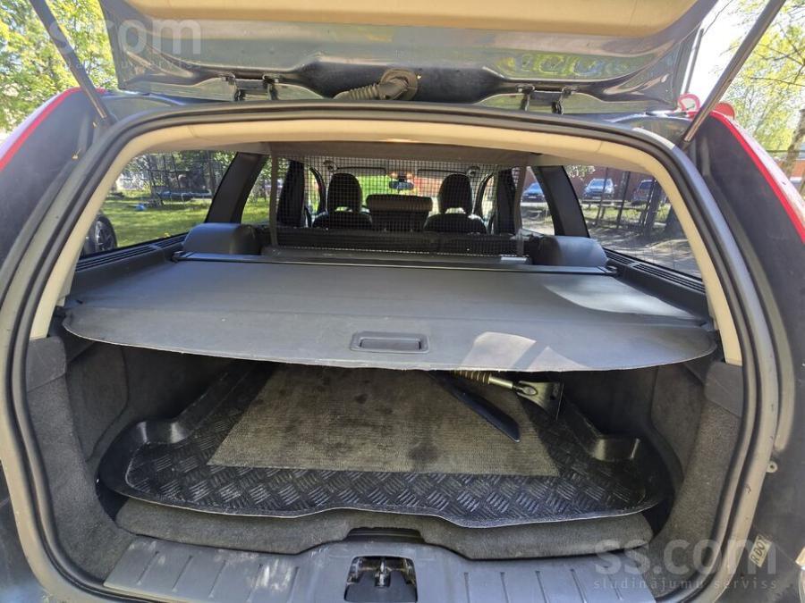 Zils Volvo V50 2007 Rīga, ar dzinēja tilpumu 2.40 L un nobraukumu 415 tūkst. km par 1600 €, foto 8 vietnē AUTOMOTO.COM.LV