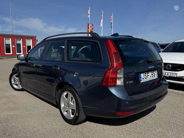 Blue Volvo V50 2007 in Vilnius, with an engine capacity of 1.56 L and mileage of 296 thousand km for 1990 €, photo 9 on AUTOMOTO.COM.LV