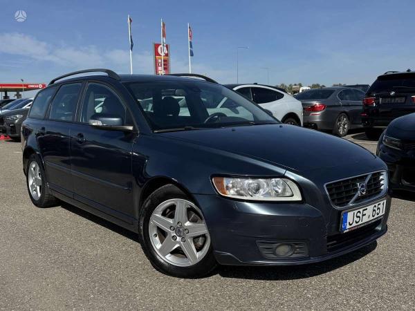 Blue Volvo V50 2007 in Vilnius, with an engine capacity of 1.56 L and mileage of 296 thousand km for 1990 €, photo 6 on AUTOMOTO.COM.LV