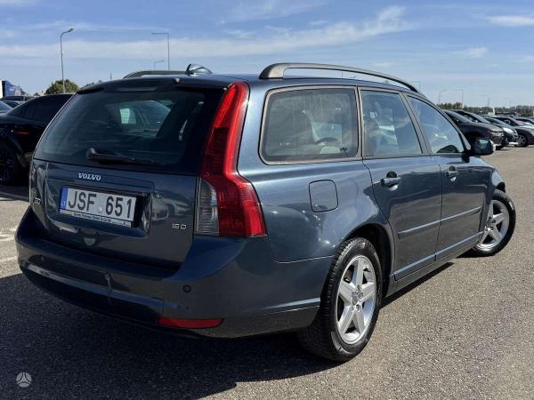 Blue Volvo V50 2007 in Vilnius, with an engine capacity of 1.56 L and mileage of 296 thousand km for 1990 €, photo 10 on AUTOMOTO.COM.LV