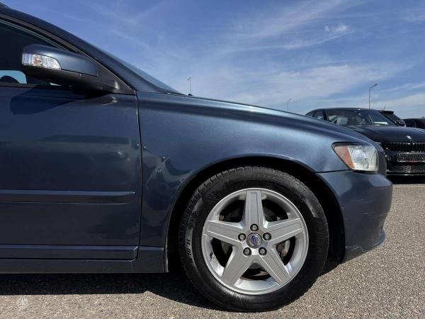 Blue Volvo V50 2007 in Vilnius, with an engine capacity of 1.56 L and mileage of 296 thousand km for 1990 €, photo 11 on AUTOMOTO.COM.LV