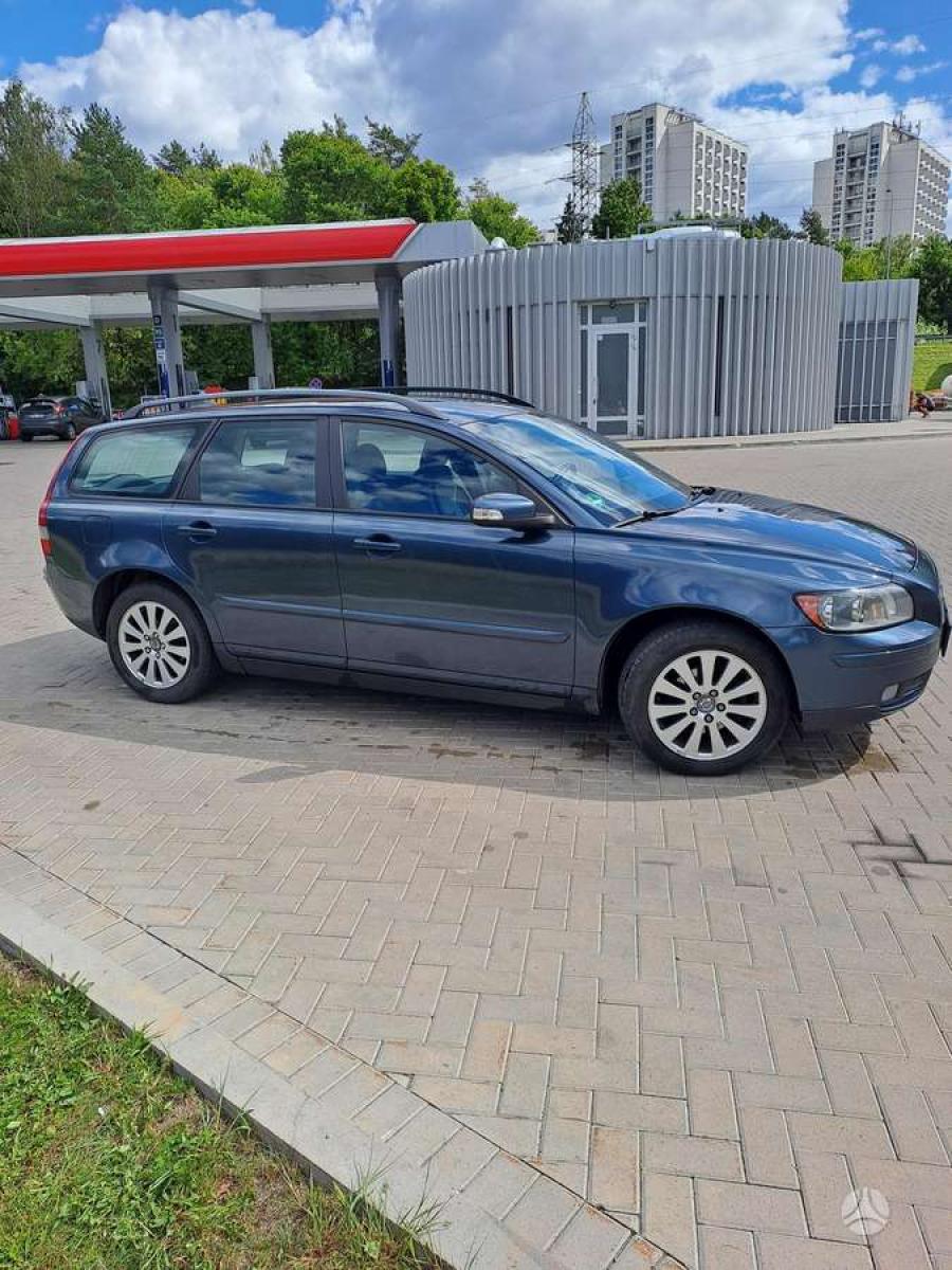 Zils Volvo V50 2007 Viļņa, ar dzinēja tilpumu 1.56 L un nobraukumu 309 tūkst. km par 1900 €, foto 8 vietnē AUTOMOTO.COM.LV