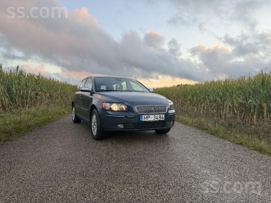 Zils Volvo V50 2007 Tukums, ar dzinēja tilpumu 1.60 L un nobraukumu 320 tūkst. km par 2199 €, foto 3 vietnē AUTOMOTO.COM.LV