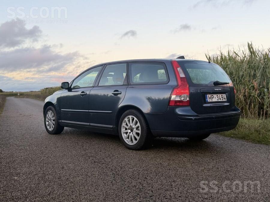 Zils Volvo V50 2007 Tukums, ar dzinēja tilpumu 1.60 L un nobraukumu 320 tūkst. km par 2199 €, foto 5 vietnē AUTOMOTO.COM.LV