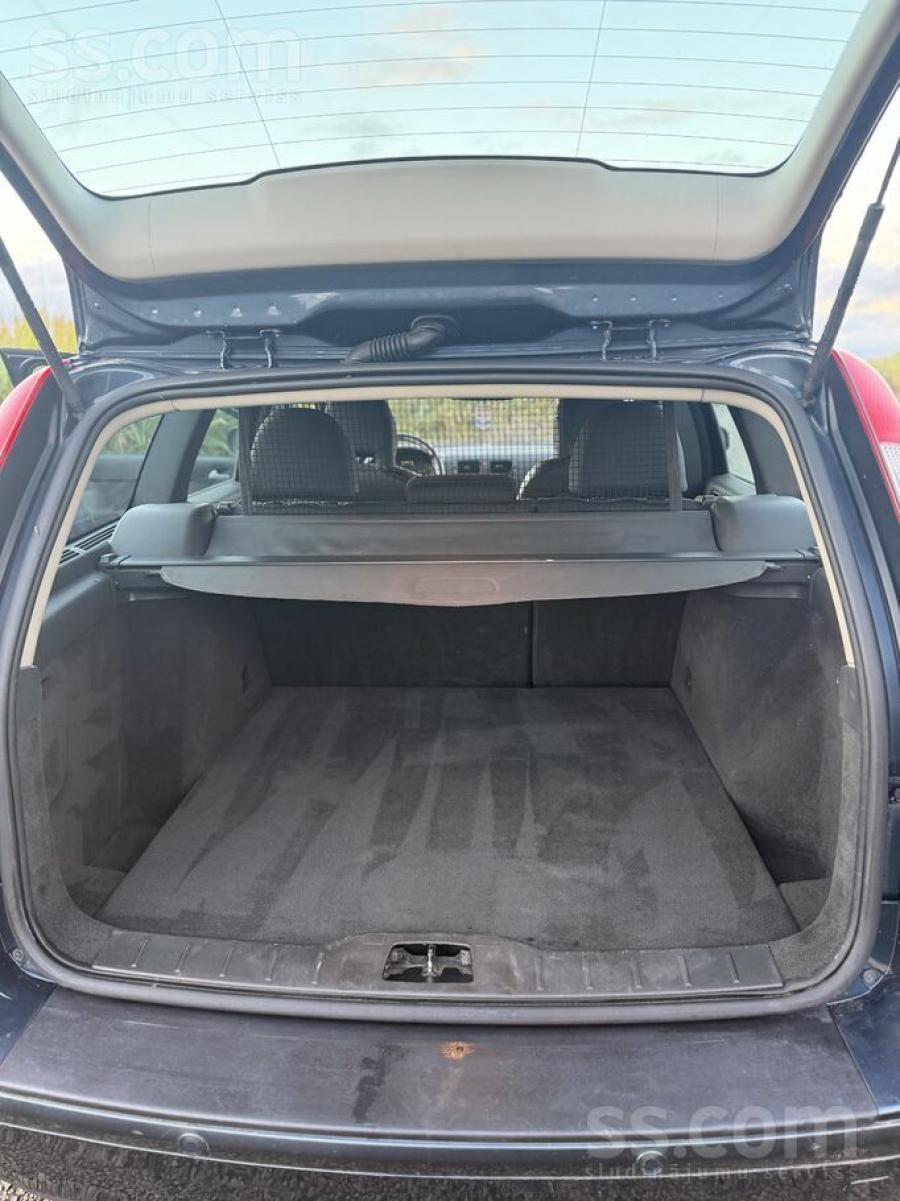 Zils Volvo V50 2007 Tukums, ar dzinēja tilpumu 1.60 L un nobraukumu 320 tūkst. km par 2199 €, foto 13 vietnē AUTOMOTO.COM.LV