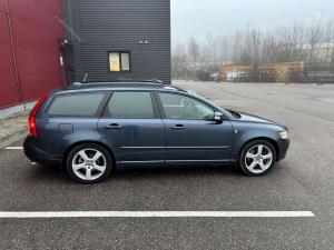 Blue Volvo V50 2008 in Kaunas, with an engine capacity of 2.40 L and mileage of 300 thousand km for 3350 €, photo 6 on AUTOMOTO.COM.LV