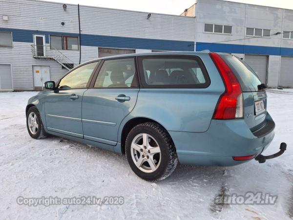 Blue Volvo V50 2008 in Tallinn, with an engine capacity of 1.60 L and mileage of 319 thousand km for 3300 €, photo 5 on AUTOMOTO.COM.LV