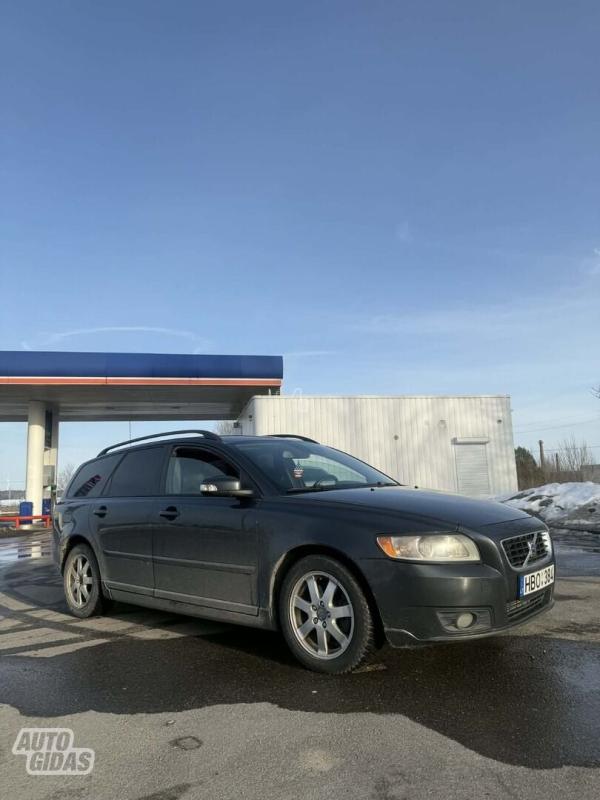 Zils Volvo V50 2008 Šauļi, ar dzinēja tilpumu 2.00 L un nobraukumu 380 tūkst. km par 1950 €, foto 3 vietnē AUTOMOTO.COM.LV