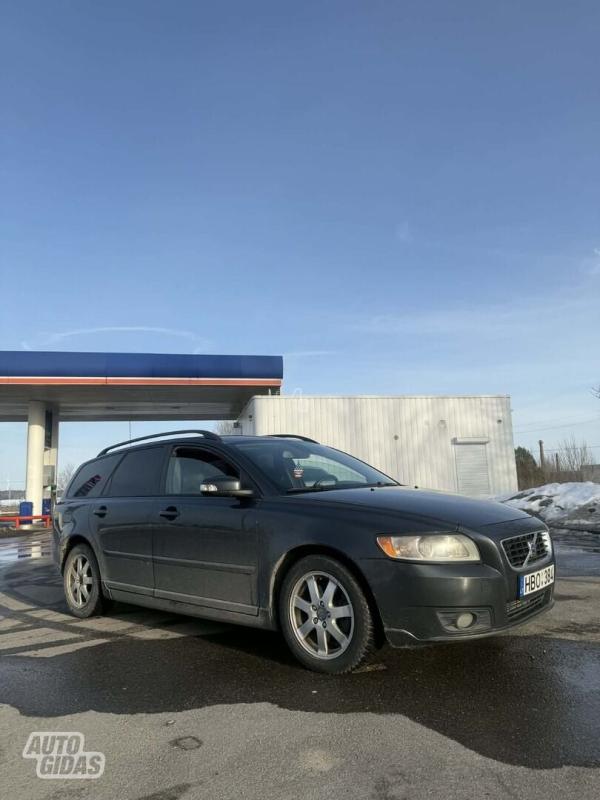 Zils Volvo V50 2008 Šauļi, ar dzinēja tilpumu 2.00 L un nobraukumu 380 tūkst. km par 1950 €, foto 1 vietnē AUTOMOTO.COM.LV