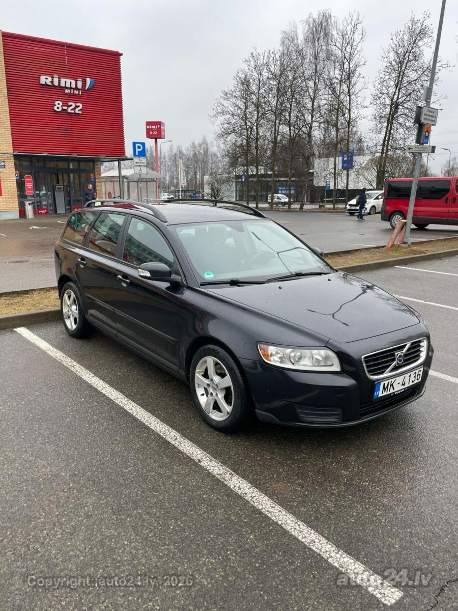 Zils Volvo V50 2008 Rīga, ar dzinēja tilpumu 2.00 L un nobraukumu 205 tūkst. km par 3300 €, foto 1 vietnē AUTOMOTO.COM.LV