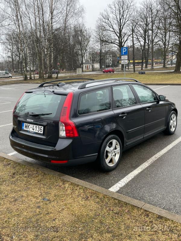 Blue Volvo V50 2008 in Riga, with an engine capacity of 2.00 L and mileage of 205 thousand km for 3300 €, photo 2 on AUTOMOTO.COM.LV