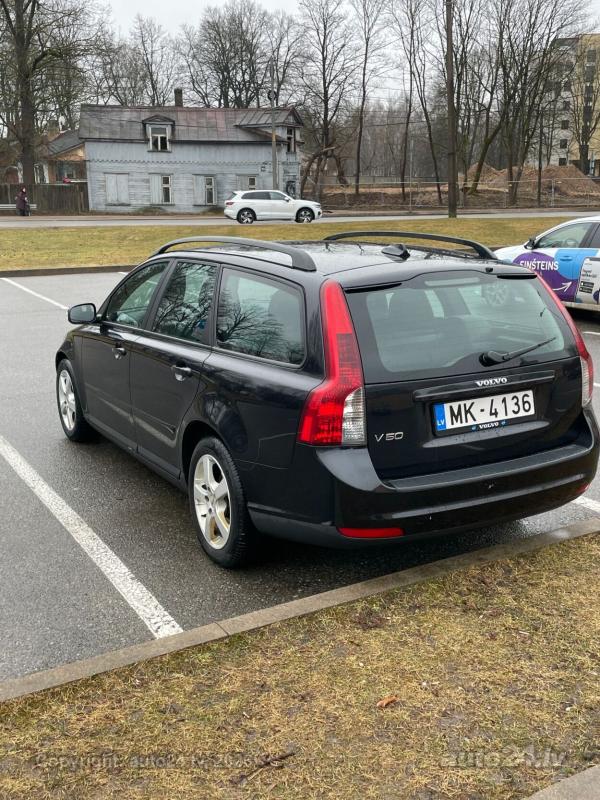 Blue Volvo V50 2008 in Riga, with an engine capacity of 2.00 L and mileage of 205 thousand km for 3300 €, photo 4 on AUTOMOTO.COM.LV
