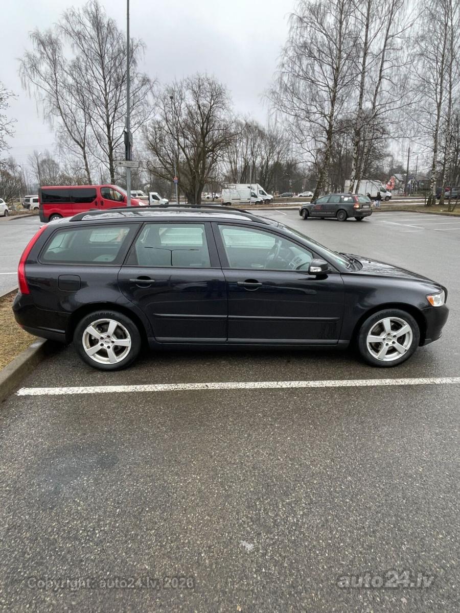 Blue Volvo V50 2008 in Riga, with an engine capacity of 2.00 L and mileage of 205 thousand km for 3300 €, photo 5 on AUTOMOTO.COM.LV