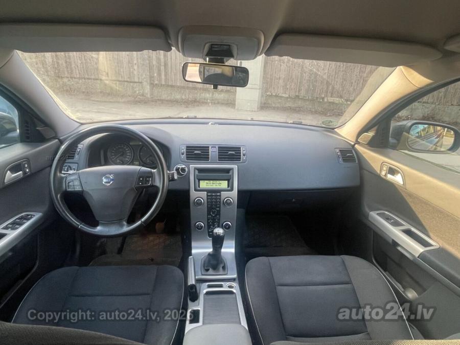 Blue Volvo V50 2008 in Riga, with an engine capacity of 2.00 L and mileage of 205 thousand km for 3300 €, photo 7 on AUTOMOTO.COM.LV
