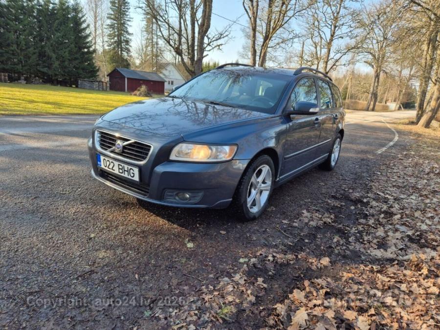 Zils Volvo V50 2008 Tallina, ar dzinēja tilpumu 2.00 L un nobraukumu 410 tūkst. km par 2200 €, foto 1 vietnē AUTOMOTO.COM.LV