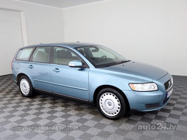 Zils Volvo V50 2008 Tallina, ar dzinēja tilpumu 1.60 L un nobraukumu 253 tūkst. km par 2499 €, foto 1 vietnē AUTOMOTO.COM.LV