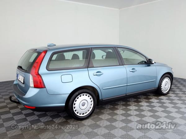 Zils Volvo V50 2008 Tallina, ar dzinēja tilpumu 1.60 L un nobraukumu 253 tūkst. km par 2499 €, foto 3 vietnē AUTOMOTO.COM.LV