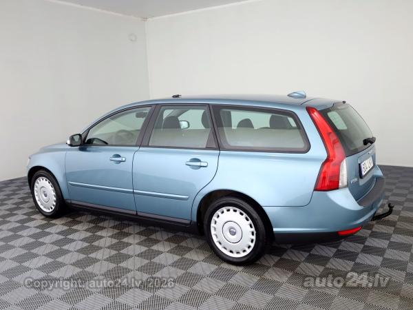 Zils Volvo V50 2008 Tallina, ar dzinēja tilpumu 1.60 L un nobraukumu 253 tūkst. km par 2499 €, foto 4 vietnē AUTOMOTO.COM.LV