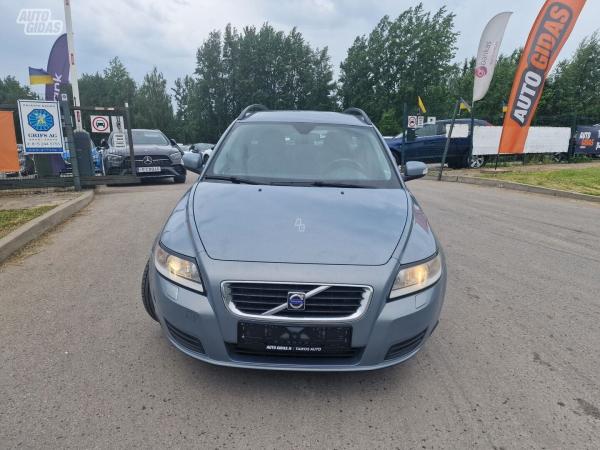 Zils Volvo V50 2008 Kauņa, ar dzinēja tilpumu 2.00 L un nobraukumu 300 tūkst. km par 2850 €, foto 2 vietnē AUTOMOTO.COM.LV