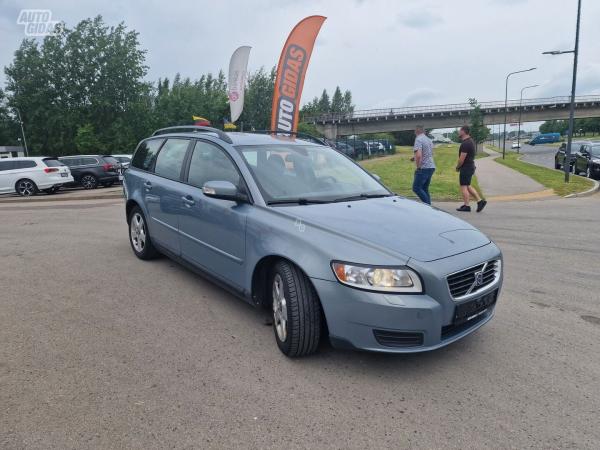 Zils Volvo V50 2008 Kauņa, ar dzinēja tilpumu 2.00 L un nobraukumu 300 tūkst. km par 2850 €, foto 3 vietnē AUTOMOTO.COM.LV