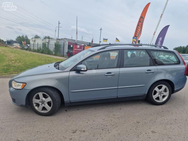 Zils Volvo V50 2008 Kauņa, ar dzinēja tilpumu 2.00 L un nobraukumu 300 tūkst. km par 2850 €, foto 4 vietnē AUTOMOTO.COM.LV
