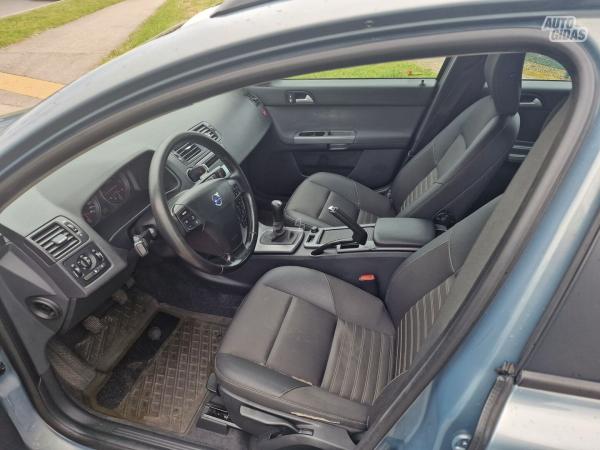 Blue Volvo V50 2008 in Kaunas, with an engine capacity of 2.00 L and mileage of 300 thousand km for 2850 €, photo 10 on AUTOMOTO.COM.LV