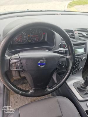Zils Volvo V50 2008 Kauņa, ar dzinēja tilpumu 2.00 L un nobraukumu 300 tūkst. km par 2850 €, foto 14 vietnē AUTOMOTO.COM.LV