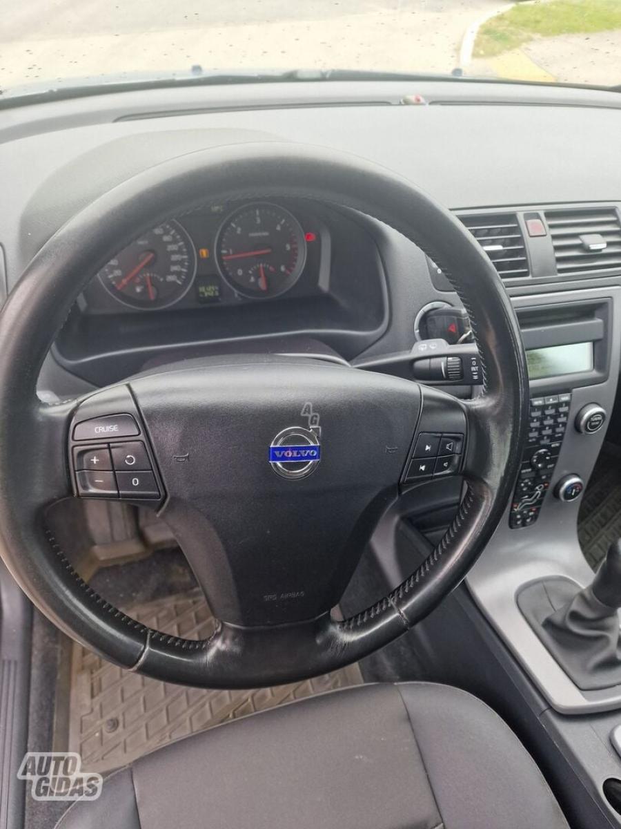 Zils Volvo V50 2008 Kauņa, ar dzinēja tilpumu 2.00 L un nobraukumu 300 tūkst. km par 2850 €, foto 14 vietnē AUTOMOTO.COM.LV
