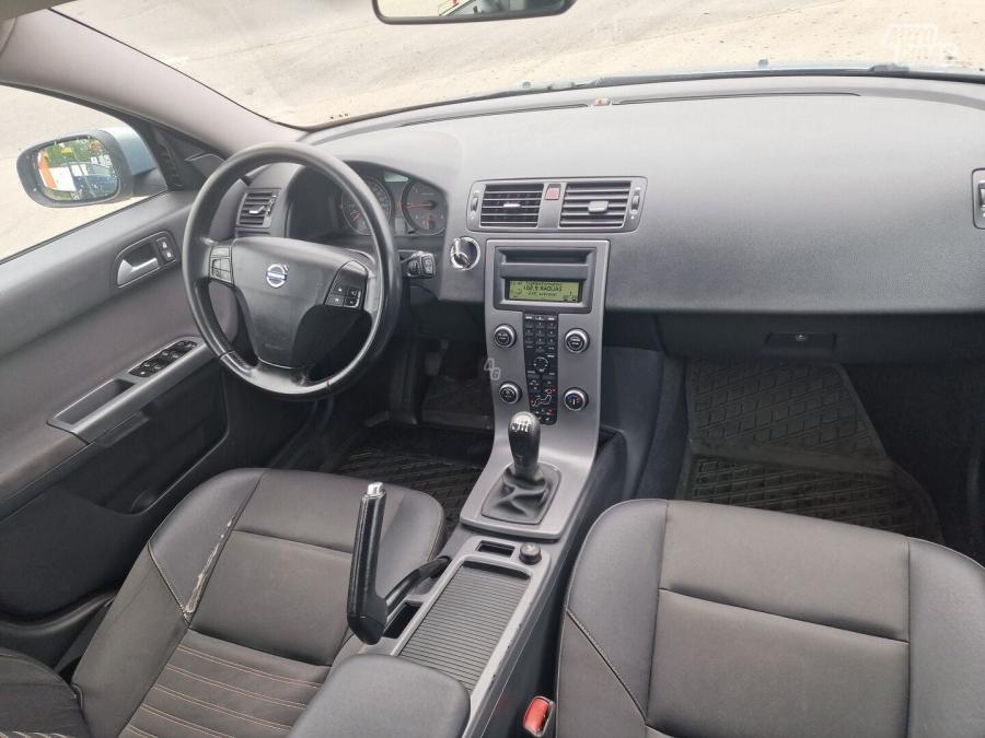 Zils Volvo V50 2008 Kauņa, ar dzinēja tilpumu 2.00 L un nobraukumu 300 tūkst. km par 2850 €, foto 18 vietnē AUTOMOTO.COM.LV