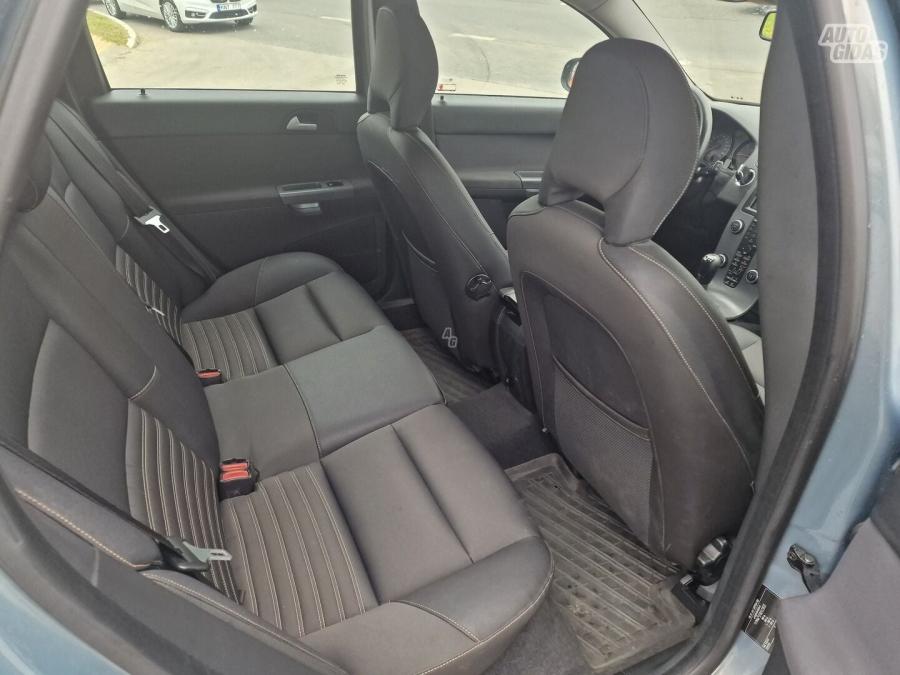 Zils Volvo V50 2008 Kauņa, ar dzinēja tilpumu 2.00 L un nobraukumu 300 tūkst. km par 2850 €, foto 22 vietnē AUTOMOTO.COM.LV